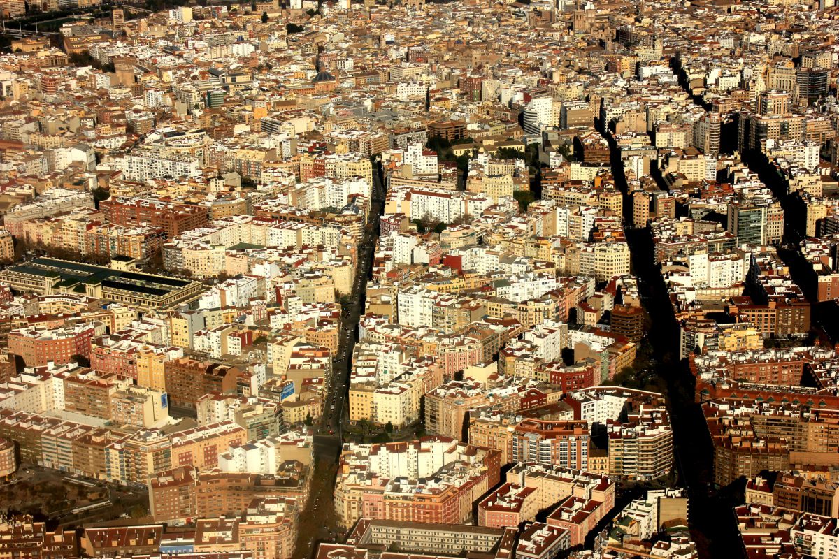 Pros and Cons of Living in Spain - Arta Web - Spain